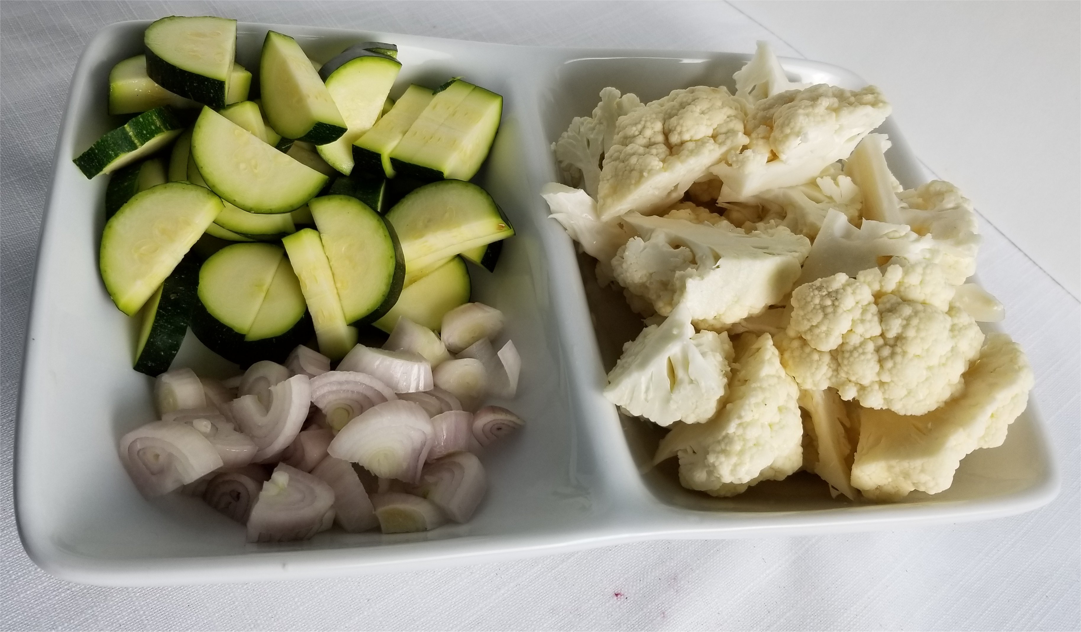 Poisson sauce crémeuse aux légumes et aux câpres