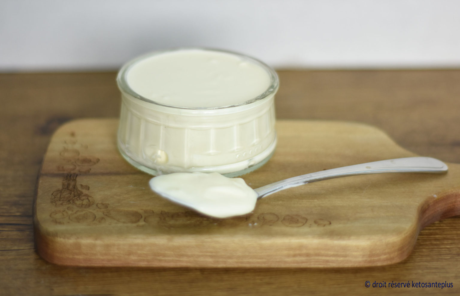 Comment faire de la crème sure maison. Recette simple ! - Keto Santé ...