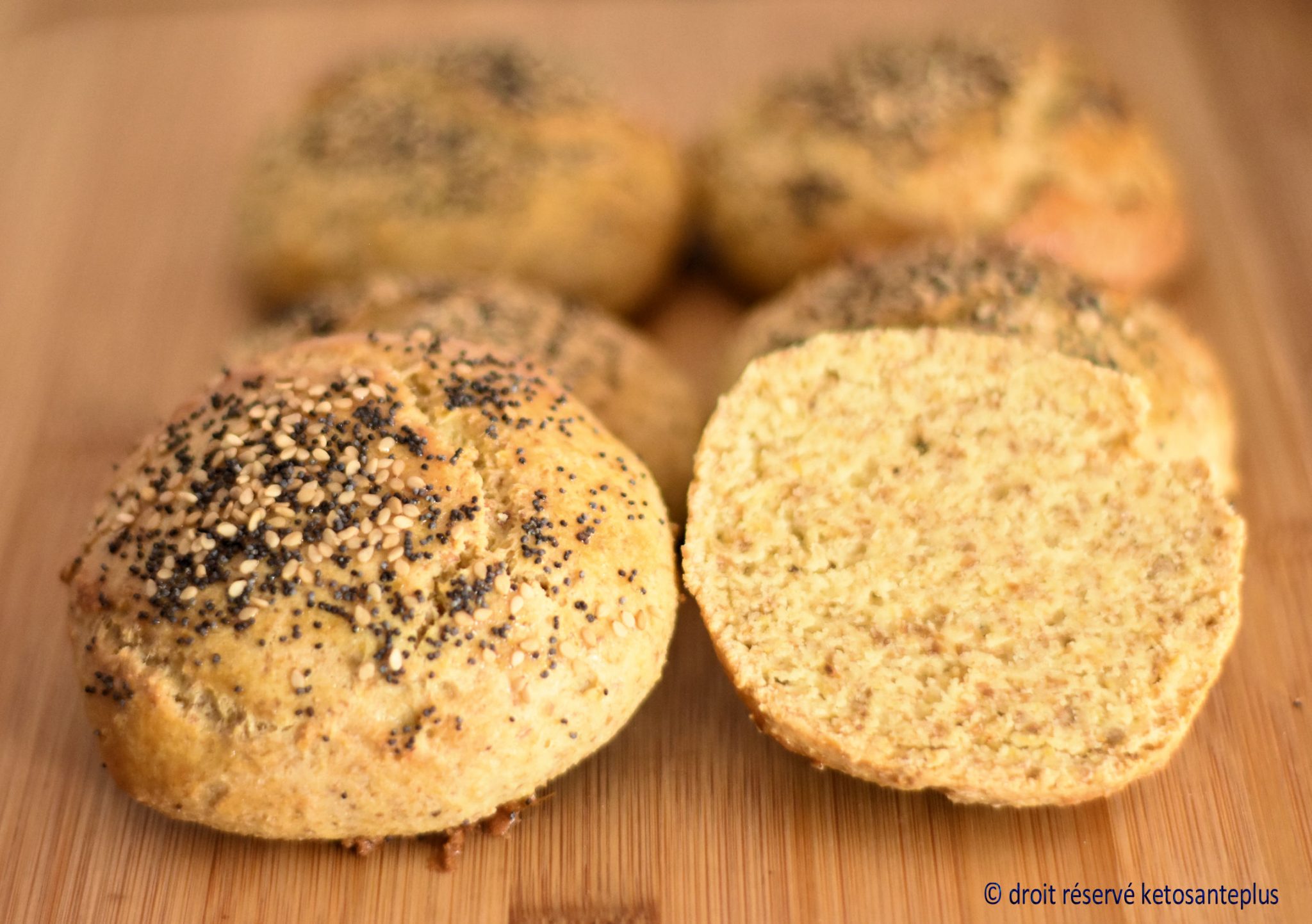 Pain sandwich keto moelleux riche en fibres Sans whey - Keto Santé Plus ...